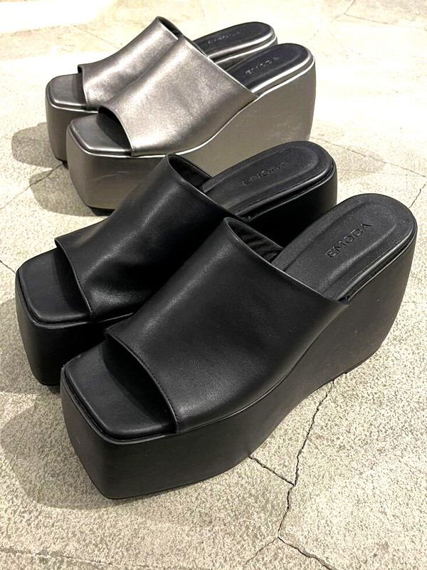 EMODA エモダ 厚底 サンダル レディース おしゃれ かわいい タンク ボリューム ソール サンダル 11cm ブラック 安定 タンクソール スタイルアップ 042421800201