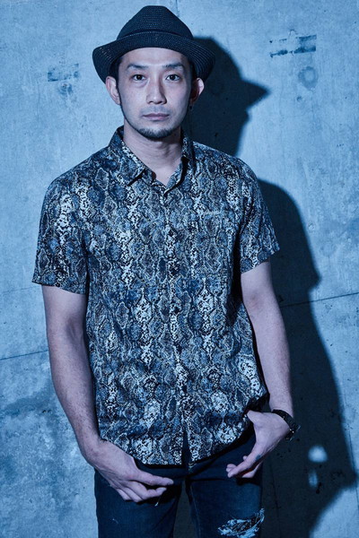 Zephyren ゼファレン SHIRT S/S - Resolve - PYTHON