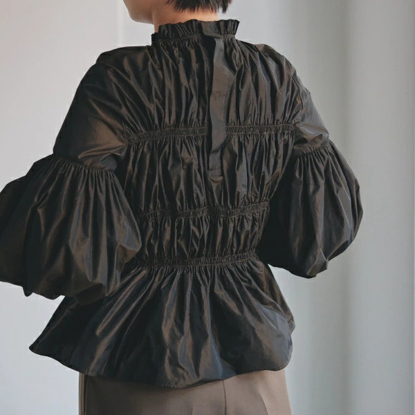 【SALE】【セール】【50％OFF】【即納】TODAYFUL トゥデイフル LIFEs ライフズ　Chambray Shirring Blous シャンブレーシャーリングブラウス 12320411 吉田怜香【2023】【AW】【2023秋冬】【2023AW】【入荷】