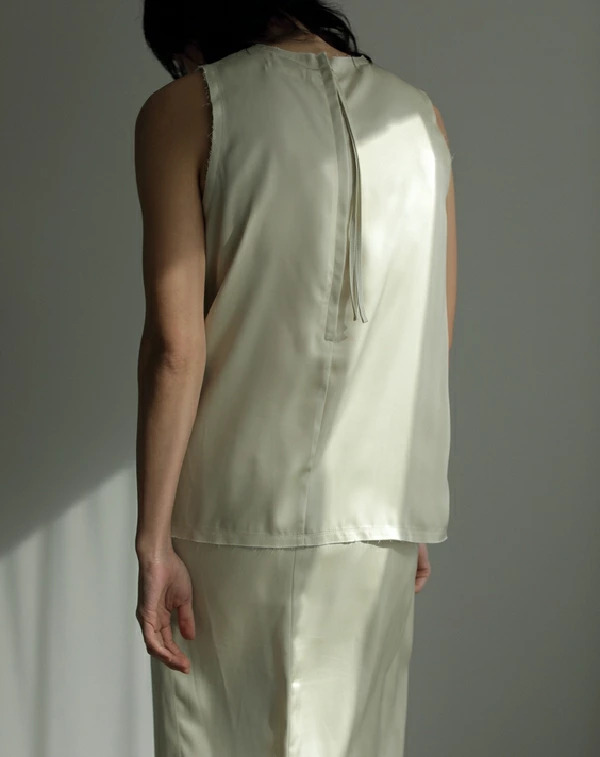 【即納】?nuke アンヌーク anuke　Satin Tanktop サテンタンクトップ 62410405 船曳ひろみ【2024】【SS】【2024春夏】【2024SS】【入荷】