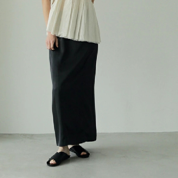 【即納】anuke アンヌーク anuke　Satin Pencil Skirt サテンペンシルスカート 62510808 船曳ひろみ【2025】【SS】【2025春夏】【2025SS】【入荷】