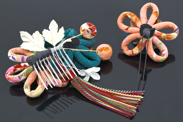 成人式 髪飾り 成人式の髪飾り 2点セット 青 ピンク 花 ふさ飾り 縮緬