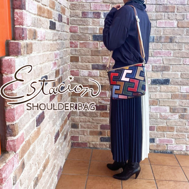 送料無料 レディース ショルダーバッグ エスタシオン Estacion 1063B 斜めがけ バッグ 本革 カジュアル 旅行 パッチワーク カラフル エスニック エナメル 肩掛け 小さめ カバン 鞄