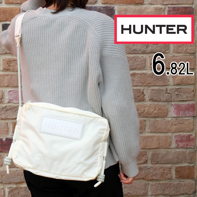 送料無料 ショルダーバッグ ポシェット メンズ レディース FW 秋冬 新作 秋新作 冬新作 人気 流行 定番 2025 ハンター HUNTER UBC1515NRS BAG トラベル リップストップ リサイクルナイロンサコッシュ 斜め掛け 肩掛け 軽量 かばん ロゴ アウトドア カジュアル バック 鞄 白