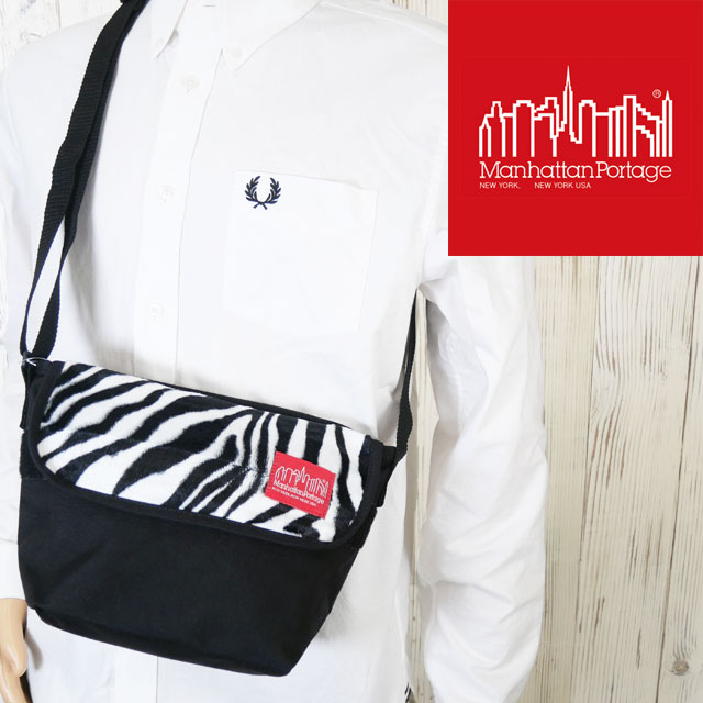 メール便送料無料 ショルダーバッグ ファー メッセンジャーバッグ メンズ レディース AW 秋冬 新作 秋新作 冬新作 人気 流行 定番 2026 マンハッタンポーテージ Manhattan Portage BAG MP 1603-FUR-16 ゼブラ フェイク バッグ 斜め掛け ナイロン 小さめ バック ブラック 鞄