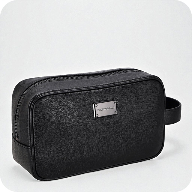 エンポリオ・アルマーニ セカンドバッグ メンズ ブランド EMPORIO ARMANI EM003561-AF13788 UC001 ブラック ビジネス 軽量 小さめ ミニバッグ ブランド 高級 おしゃれ プレゼント 男性 実用的 かっこいい