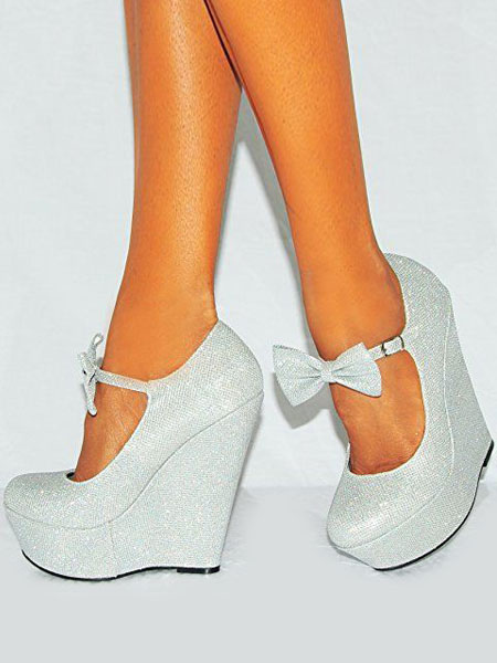 ウェッジパンプス　シルバー　無地　ラウンドトゥ　スパンコール　ウェッジソール　リボン　パーティー　シック＆モダン