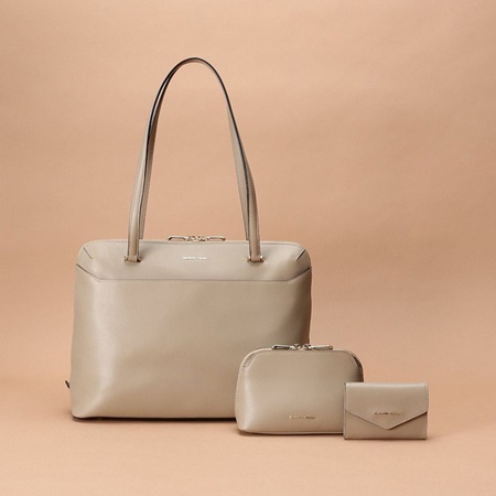 サマンサタバサ トートバッグ Dream bag for レザートートバッグ ベージュ Samantha Thavasa サマンサ タバサ ブランド 正規品 新品 ギフト プレゼント 人気 おすすめ 誕生日 記念日 クリスマス 送料無料 ラッピング無料