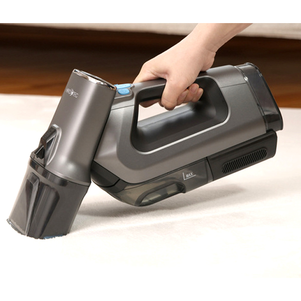 洗濯機に入らない布製品を丸ごと水洗い！コードレススプレーバキュームクリーナー  (大掃除 吸水 給水)