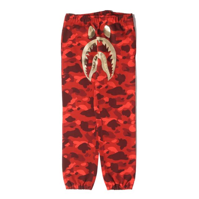 A BATHING APE ア ベイシング エイプ パンツ サイズ:S シャーク ホイルプリント カラーカモ 猿迷彩 スウェットパンツ レッドカモ ボトムス ズボン【メンズ】【中古】【新品同様】【K4227】