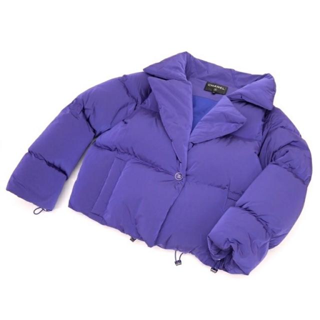 シャネル CHANEL ショート丈ダウンジャケット ウルトラバイオレット(64200)