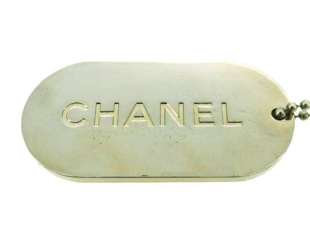 【BIGお買い物ラリー★30%OFFセール中】シャネル CHANEL キーホルダーロゴプレート シルバー ベージュ ゴールド レディース 中古