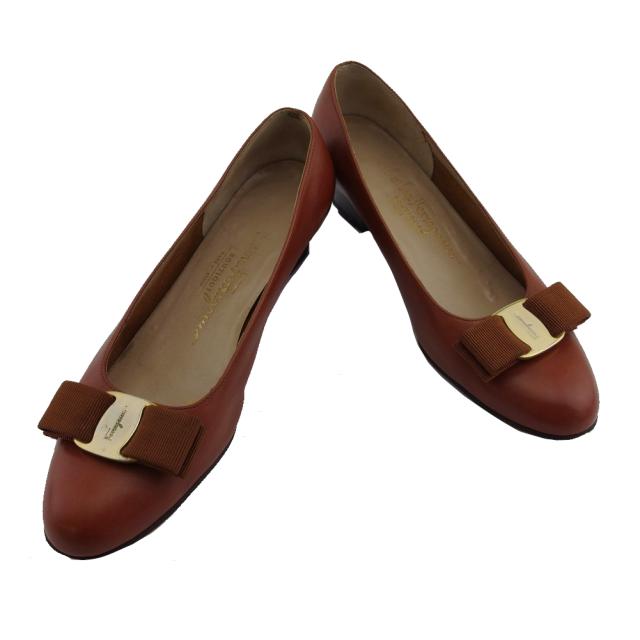 【BIGお買い物ラリー★30%OFFセール中】サルヴァトーレフェラガモ Salvatore Ferragamo パンプスヴァラリボン ブラウン×ゴールド レディース 中古