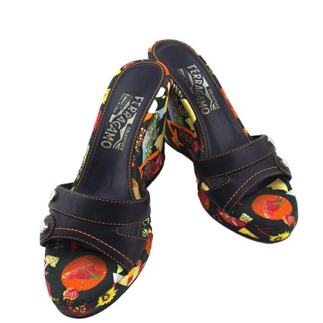 【BIGお買い物ラリー★30%OFFセール中】サルヴァトーレフェラガモ Salvatore Ferragamo サンダル アニマル レディース 中古