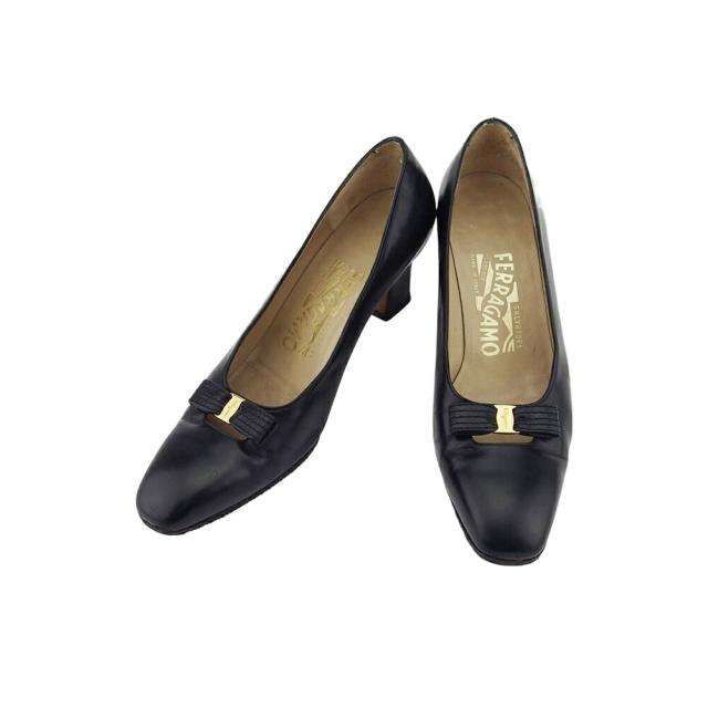 【BIGお買い物ラリー★30%OFFセール中】サルヴァトーレフェラガモ Salvatore Ferragamo パンプスヴァラリボン ♯5B スクエアトゥ ブラック ゴールド レディース 中古