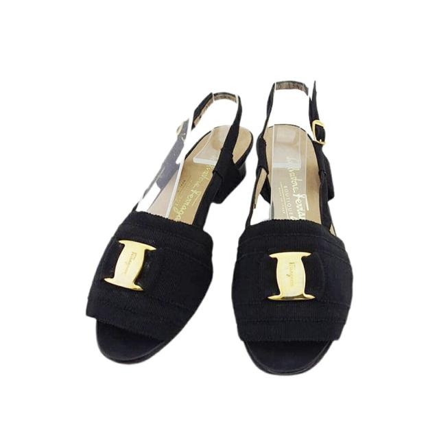【X'masセール★30%OFF】サルヴァトーレフェラガモ Salvatore Ferragamo サンダルヴァラ ♯6C バックストラップ ブラック ゴールド レディース 中古