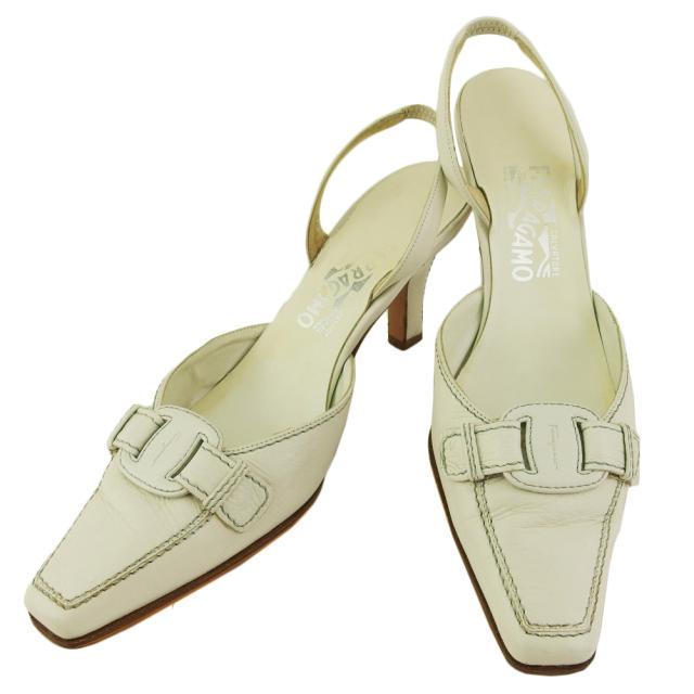 【BIGお買い物ラリー★30%OFFセール中】サルヴァトーレフェラガモ Salvatore Ferragamo パンプスヴァラ ♯7C バックストラップ ホワイト 白 レディース 中古