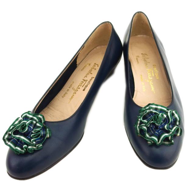 【BIGお買い物ラリー★30%OFFセール中】サルヴァトーレフェラガモ Salvatore Ferragamo パンプスラウンドトゥ ♯7C チェック柄モチーフ付き ネイビー グリーン ブラック系 レディース 中古