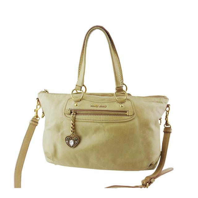 【BIGお買い物ラリー★30%OFFセール中】ミュウミュウ MIUMIU ショルダーバッグロゴ ハート ビジュー チャーム付き ベージュ ピンク ゴールド レディース 中古