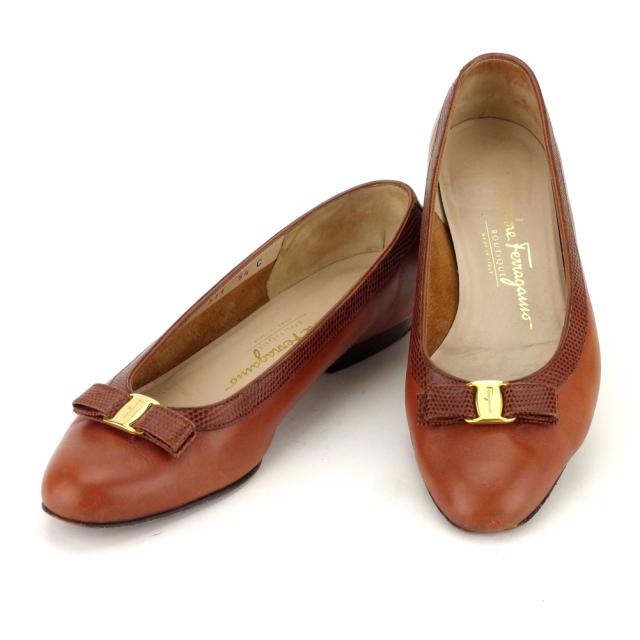 【X'masセール★30%OFF】サルヴァトーレフェラガモ Salvatore Ferragamo パンプスヴァラリボン ♯5ハーフC ブラウン ゴールド レディース 中古