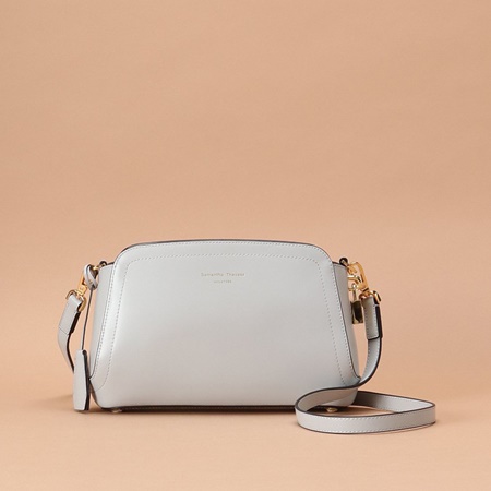 サマンサタバサ ショルダーバッグ トラペズミニヨン ライトグレー Samantha Thavasa サマンサ タバサ ブランド 正規品 新品 ギフト プレゼント 人気 おすすめ 誕生日 記念日 クリスマス 送料無料 ラッピング無料
