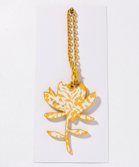 アニエスべー チャーム フラワーバッグチャーム イエロー agnes b ブランド 正規品 新品 ギフト プレゼント 人気 おすすめ 誕生日 記念日 クリスマス 送料無料 ラッピング無料