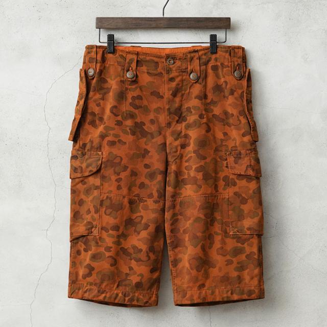 実物 USED オーストリア軍 リメイク ピードットカモ カーゴショーツ ORANGE染め【Cx】【I】｜メンズ ハーフパンツ 半ズボン ミリタリー 迷彩 カモ柄 オレンジ ダンス 作業着 大きさサイズ 古着 ファッション おしゃれ
