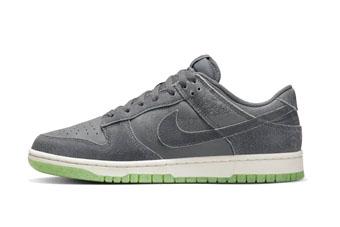 シューズ スニーカー   ナイキ Nike Dunk Low Retro SE Halloween GS GS Iron Gre