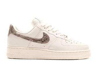 バスケットシューズ バッシュ スニーカー   ナイキ Nike WMNS AIR FORCE 1  '07  W Phanto