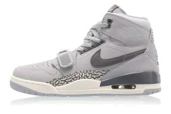 バスケットシューズ バッシュ スニーカー   ジョーダン Jordan Air Jordan Legacy 312 Wolf