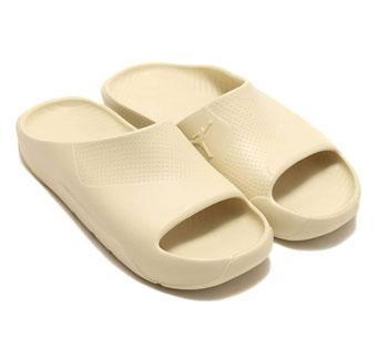 バスケットシューズ バッシュ スニーカー   ジョーダン Jordan Jordan Post Slide Gold   スト