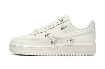 バスケットシューズ バッシュ スニーカー   ナイキ Nike WMNS AIR FORCE 1  '07 LX  W Sai