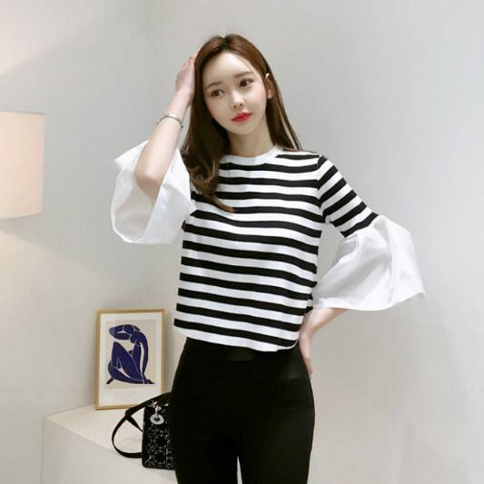 春 夏 おススメ！ ふんわり袖 異素材ミックス ニットTシャツ 3色 ボーダー ストライプ 七分袖 ベルスリーブ フェミニン エレガント おしゃれ トップス レディース トレンド カジュアル 普段着 デイリー 通学 通勤 デート ビジネス オフィス お出かけ ショッピング 女子会