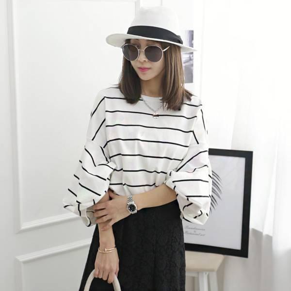 春 夏 おススメ！ ふんわりバルーン袖 Tシャツ 3色 人気 ボーダー ラウンドネック ゆったりサイズ フェミニン 大人可愛い おしゃれ トップス レディース トレンド カジュアル 普段着 デイリー 通学 通勤 デート オフィス お出かけ ショッピング リゾート