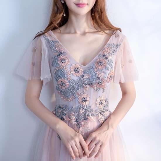 ロングドレス 袖あり 演奏会 パーティードレス 春夏 発表会 ピアノ コンサート ステージ衣装 音楽会 ピンク 大きいサイズ カラードレス マキシ丈 半袖 編み上げ Aライン フレア 刺繍 透け感 シースルー 花刺繍 チュール Vネック 20代 30代 フェミニン ガーリー 上品 かわいい