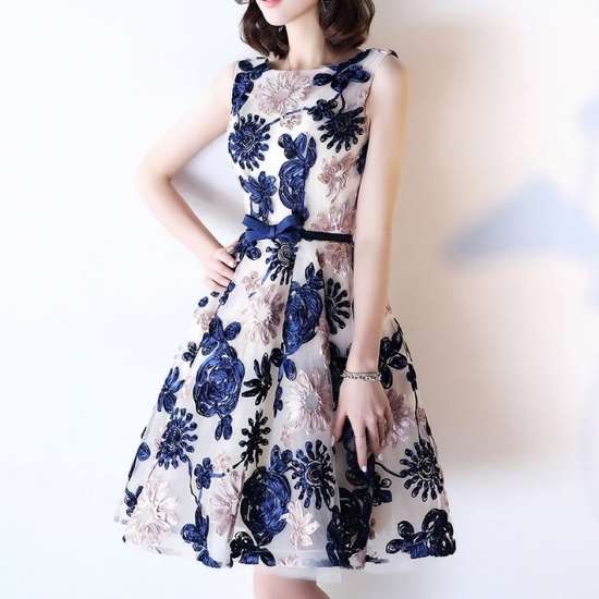 パーティドレス 春夏 結婚式 30代 ひざ丈 ノースリーブ ラウンドネック 花柄 刺繍 Xライン きれいめ フォーマル オフホワイト