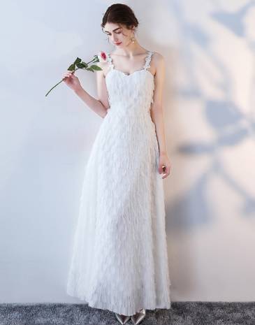 ロングドレス 演奏会 パーティードレス ウエディングドレス 春夏 結婚式 花嫁 披露宴 ホワイト 大きいサイズ ロング丈 マキシ丈 キャミソール 袖なし Aライン フレア フェザー ハートカット 20代 30代 大人かわいい フォーマル フェミニン ガーリー