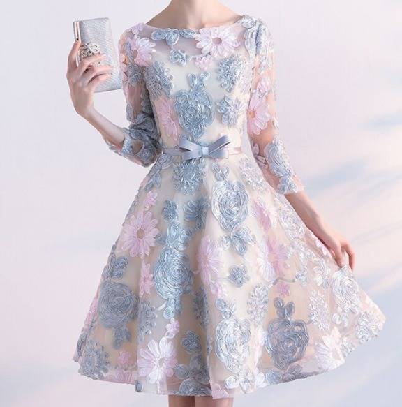 パーティードレス ブライズメイドドレス 春夏 結婚式 二次会 披露宴 レッド グレー 大きいサイズ ひざ丈 ショート丈 七分袖 長袖 袖あり Aライン Xライン フレア 刺繍 花柄 透け感 シースルー ラウンドネック 20代 30代 フォーマル フェミニン ガーリー