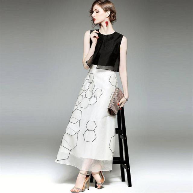 ロングドレス 黒 パーティードレス ワンピースドレス 春夏 デート 女子会 記念日 バイカラー 大きいサイズ ロング丈 マキシ丈 ノースリーブ 袖なし Aライン フレア 刺繍 幾何学 透け感 シースルー ラウンドネック 20代 30代 大人かわいい きれいめ