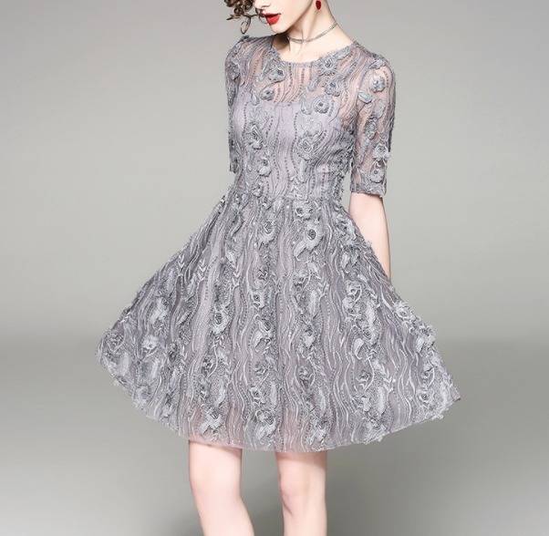 パーティードレス ２色 刺繍 花柄 立体感 半袖 レース クルーネック ミニ丈 フレア フェミニン エレガント パーティー 結婚式 二次会