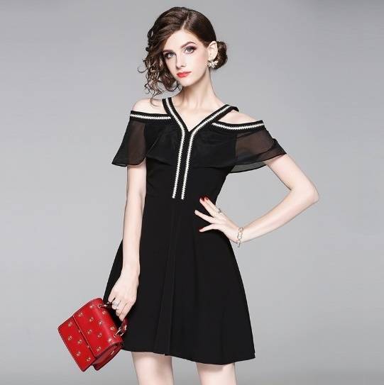 パーティードレス オフショルダー ?ネック Aライン フレア ストラップ ライン入り ミニ丈 ブラック 可愛い エレガント フェミニン