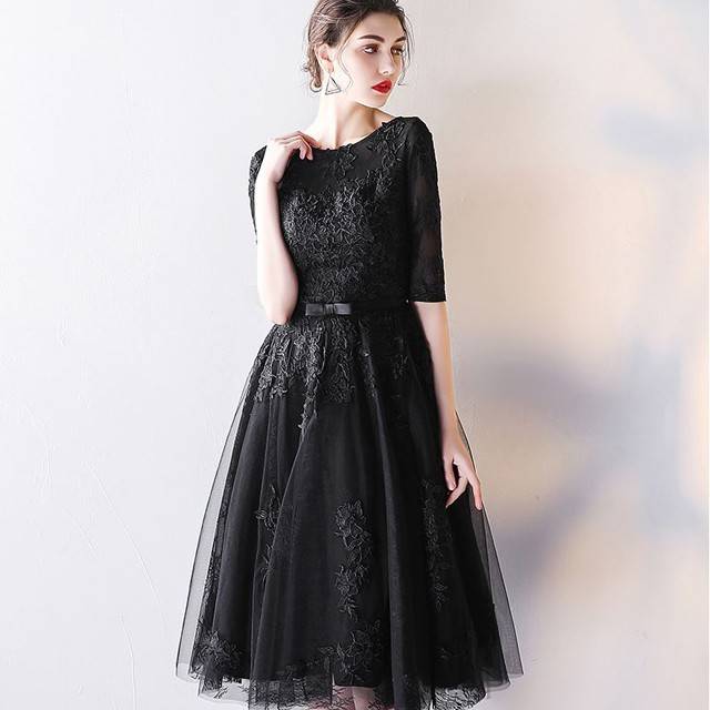 ドレス 刺繍 花柄 レース 5分袖 ラウンドネック Ｕネック フレア 膝下丈 ミディ丈 ウエストリボン ウエストマーク ブラック フェミニン