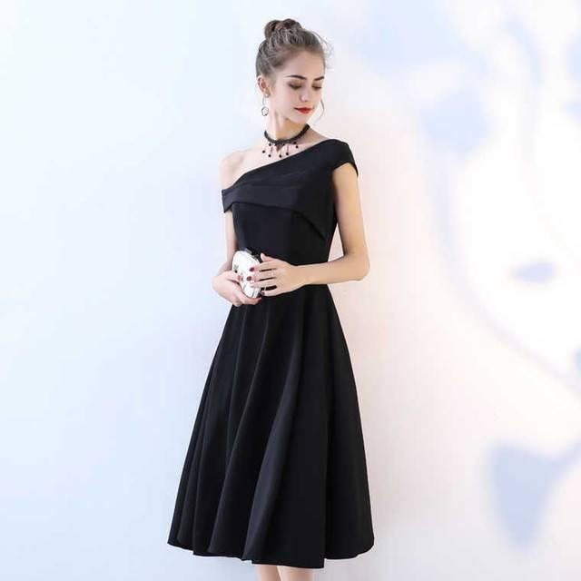 パーティドレス 春夏 結婚式 二次会 大きいサイズ 30代 ミモレ丈 半袖 袖あり 無地 Aライン 個性的 シンプル きれいめ 黒
