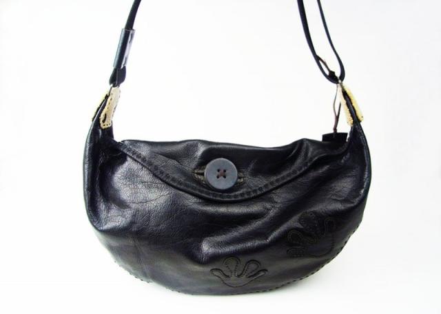 カエル　レザーバッグ　フロッグハンズブラック