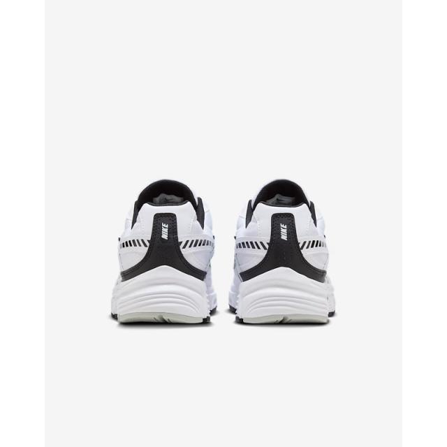 ナイキ スニーカー メンズ NIKE イニシエーター ローカット ランニングシューズ ジョギング ウォーキング 男性 スポーツシューズ 運動靴 スポーティ 白 紳士靴 大きいサイズ 普段履き ブランド nike INITIATOR くつ/394055-100