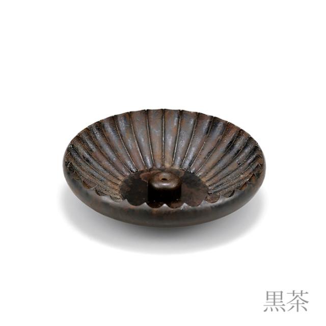 「送料無料」 香皿 菊割（きくわり） 黒茶 桐箱入り ( 能作 木箱名入れ有料 お香立て インセンス インテリア 雑貨 香皿 高岡銅器 )