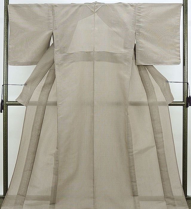 夏物  紬 新品仕立済 正絹 夏物 蕪重織物謹 流風 縦縞格子模様 紗紬 新品  仕立て上がり  着物