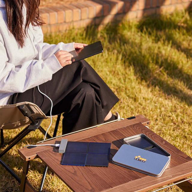 ＳｏｌａｒＢｒｉｃｋ ソーラー充電器 ４枚 セット  季節家電 生活家電 KR0422