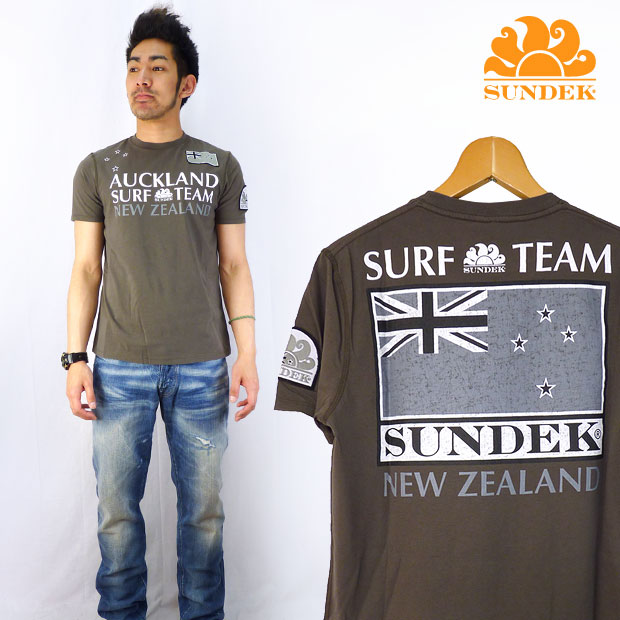SUNDEK サンデッキ ワッペンプリント半袖Tシャツ