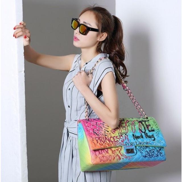 ショルダーバッグ レディース 斜め掛け 大きめ レインボー 鞄 旅行用 おでかけ